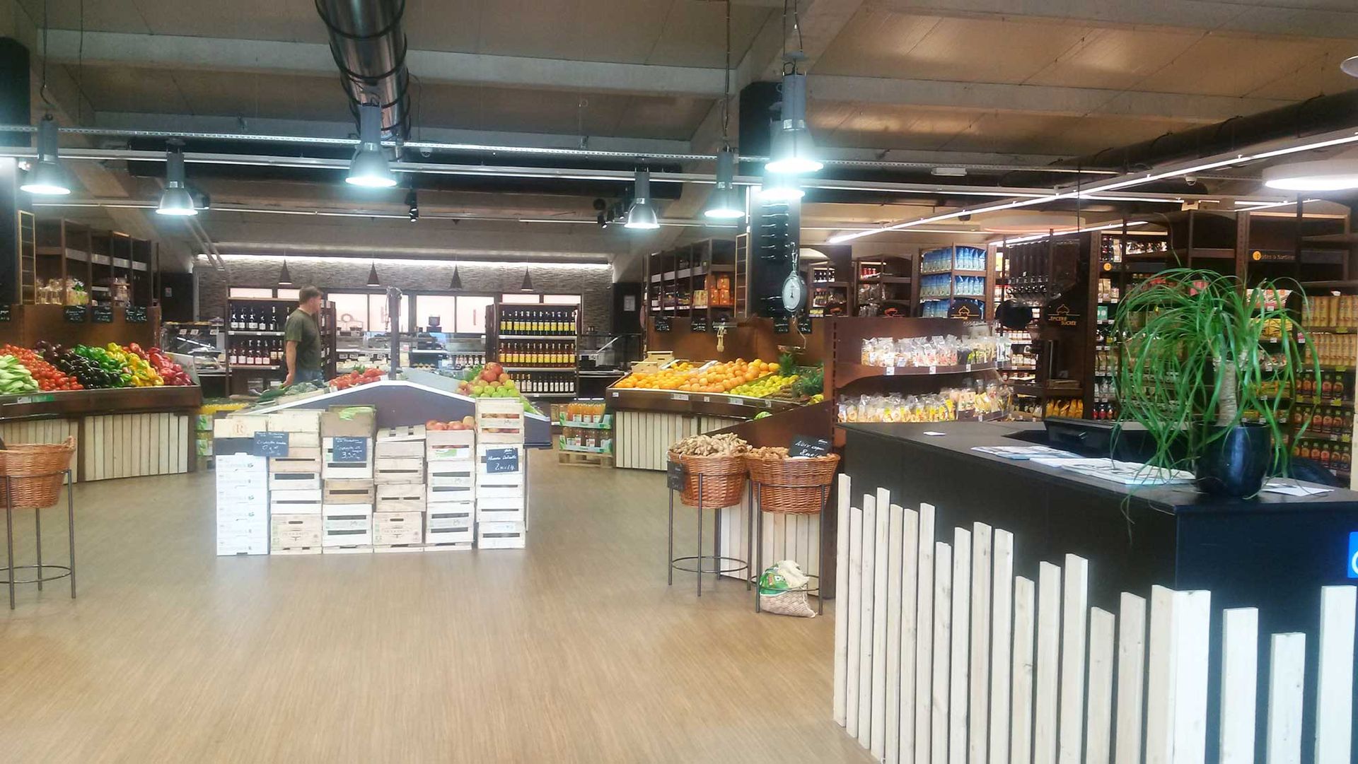 CAEM - Case Study: French Organic Store
